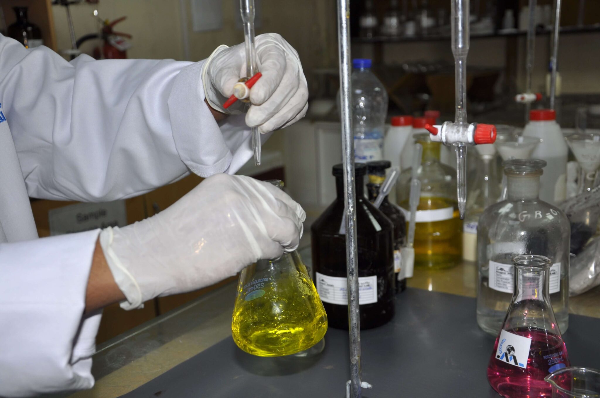 Construction Materials Testing Lab | Material Testing Services in Dubai ...